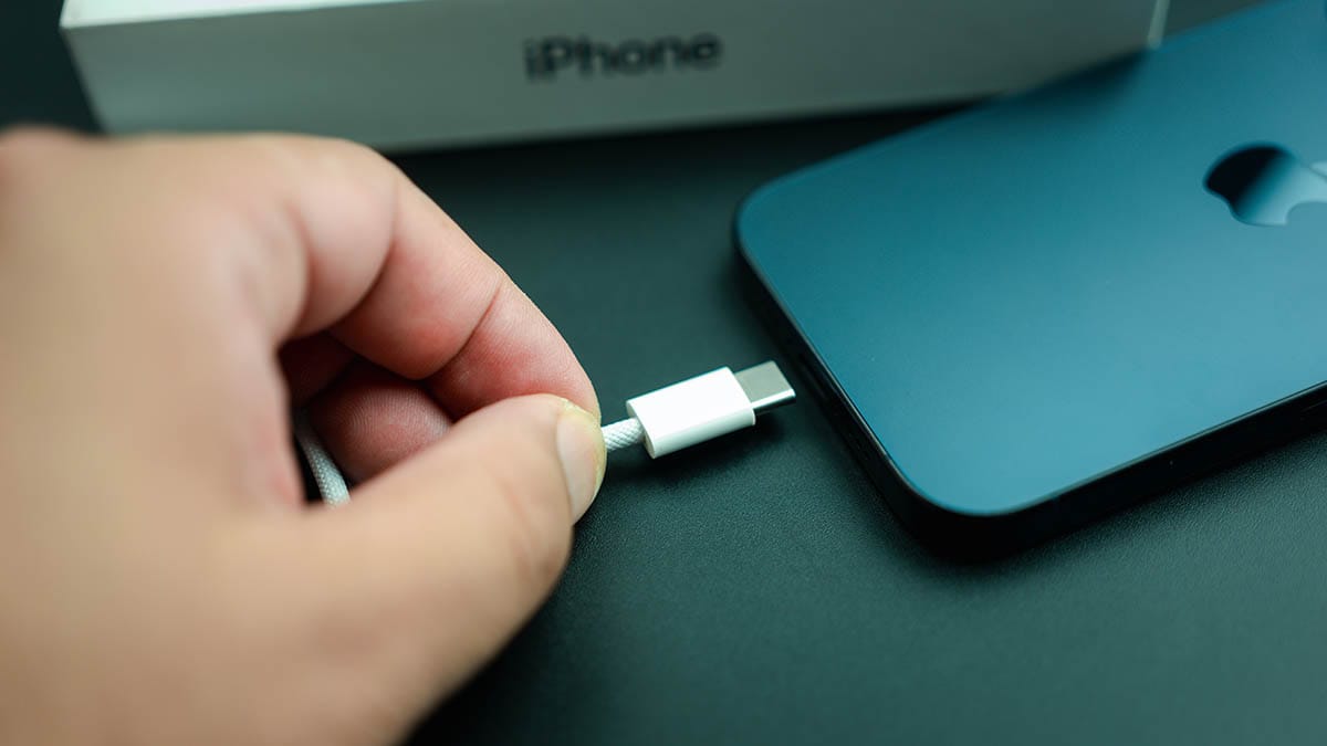 Apple objavio iOS 26.5.1 sa rešenjem za punjenje prazne baterije ...
